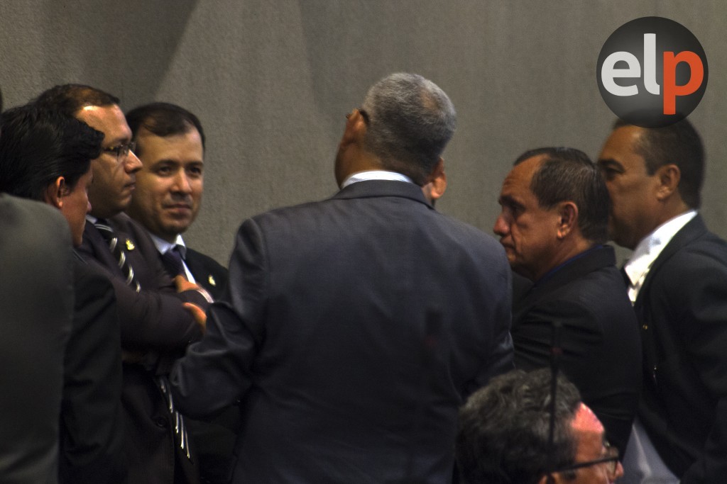 CUCHICHEOS Y SILBATINAS - El Pulso